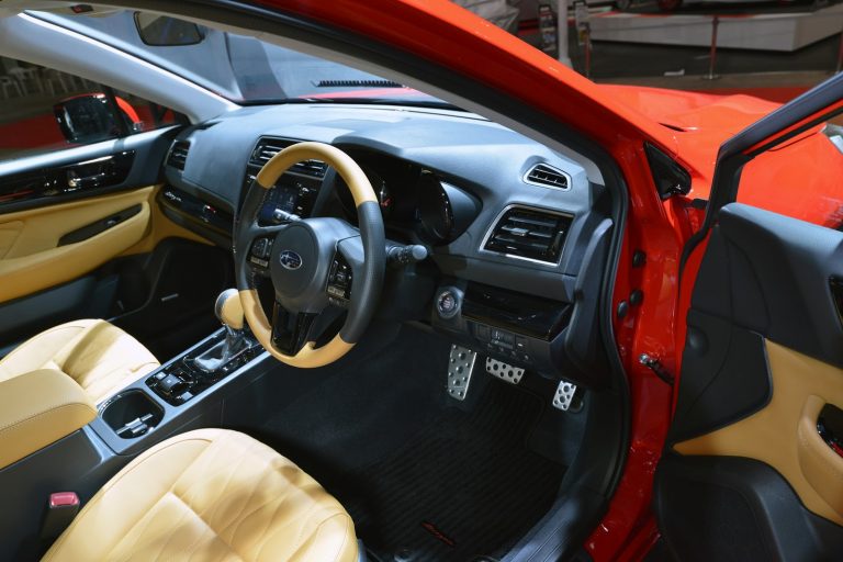 Subaru Warms Up Legacy B4 Blitzen Concept for Tokyo Auto Salon [w/Video ...