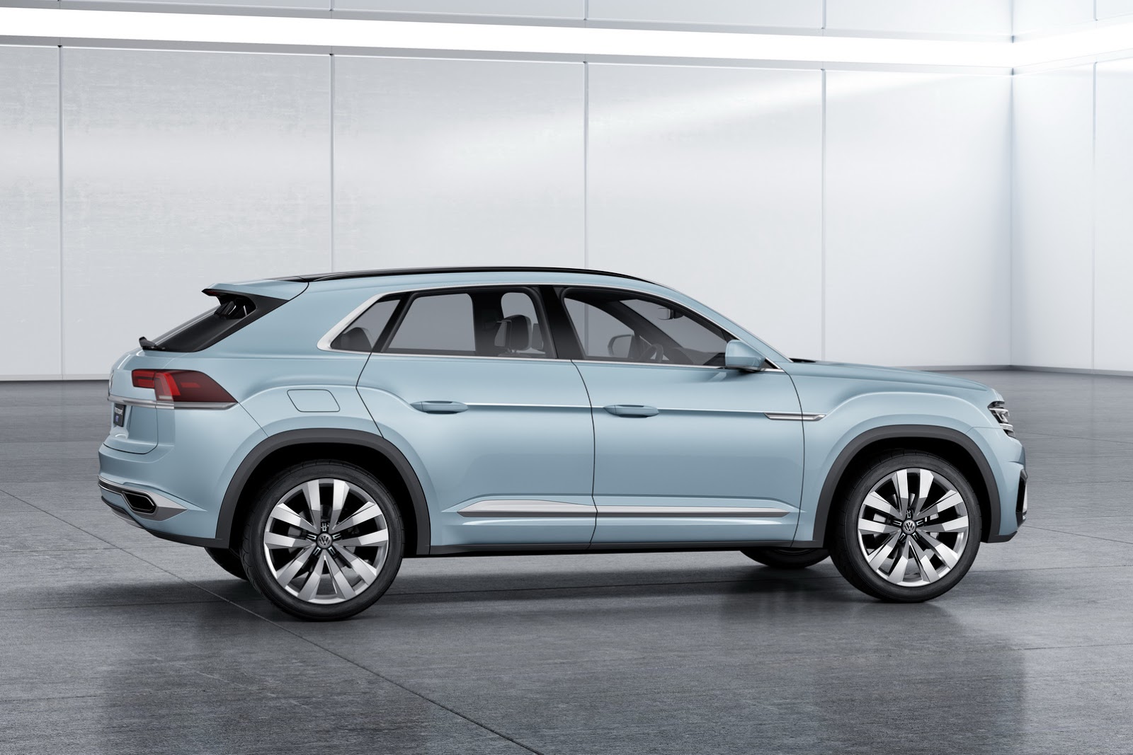 VW’s New Cross Coupe GTE Rolls Into Detroit | Carscoops
