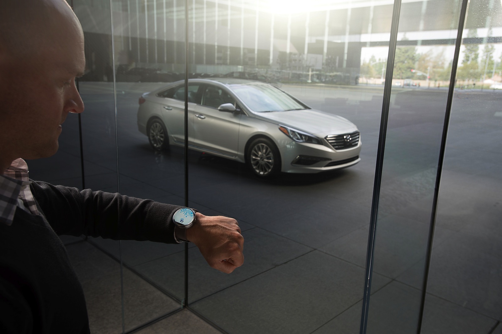 Hyundai’s Smartwatch App Will Have Voice Recognition To Find, Start Or ...