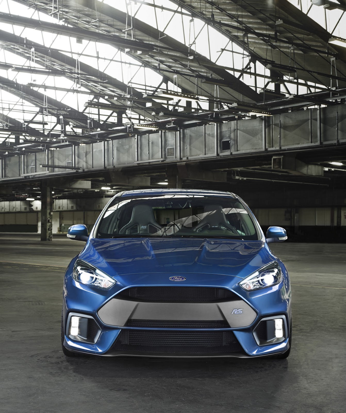 Ford Unleashes All-New, All-Wheel Driven Focus RS with Over 320PS ...