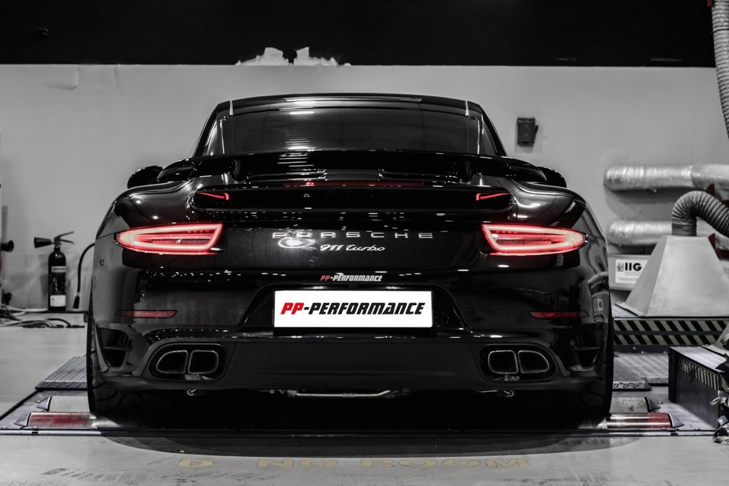 PP Performance-Tuned Porsche 991 Turbo Does 1/4 Mile in 9.9 Sec [w ...