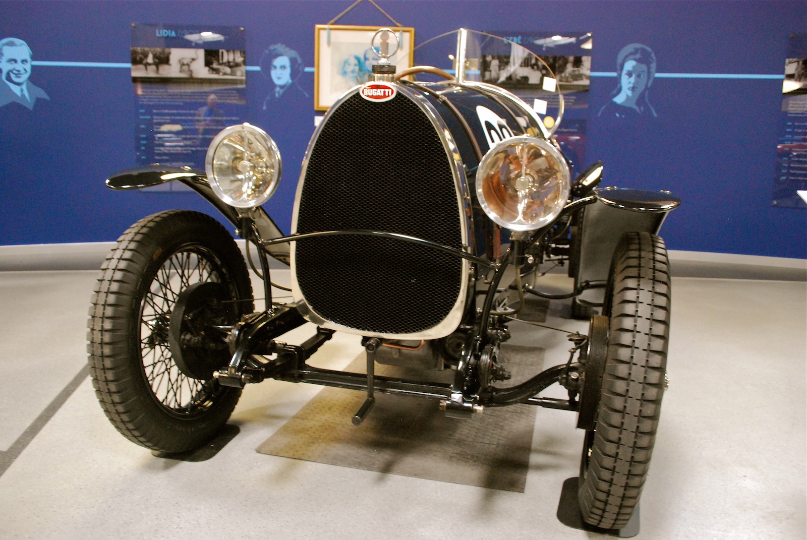 We Visit Mullin’s Auto Museum And Take A Picturesque Look Into The Art ...