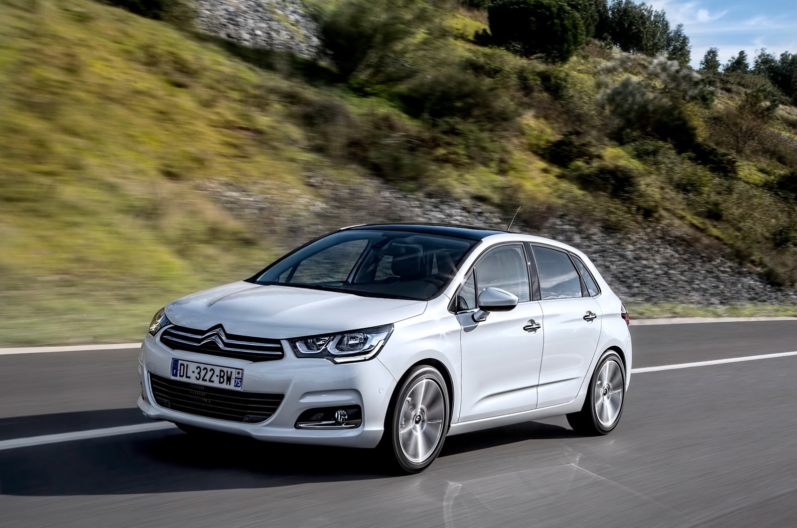 Refreshed Citroen C4 Now Available To Order in the UK [76 Pics & Video ...