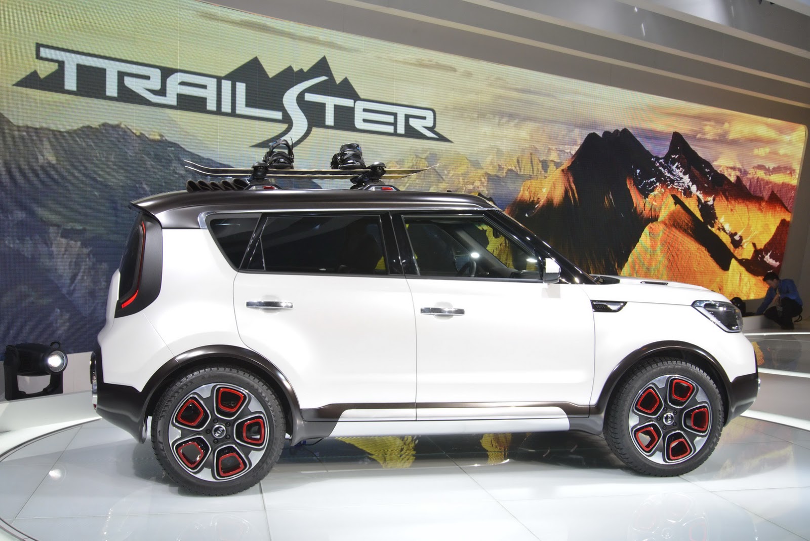 KIA Unveils Electric All-Wheel Drive Trail’ster Concept | Carscoops