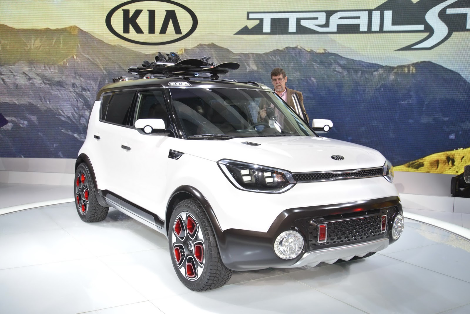 KIA Unveils Electric All-Wheel Drive Trail’ster Concept | Carscoops