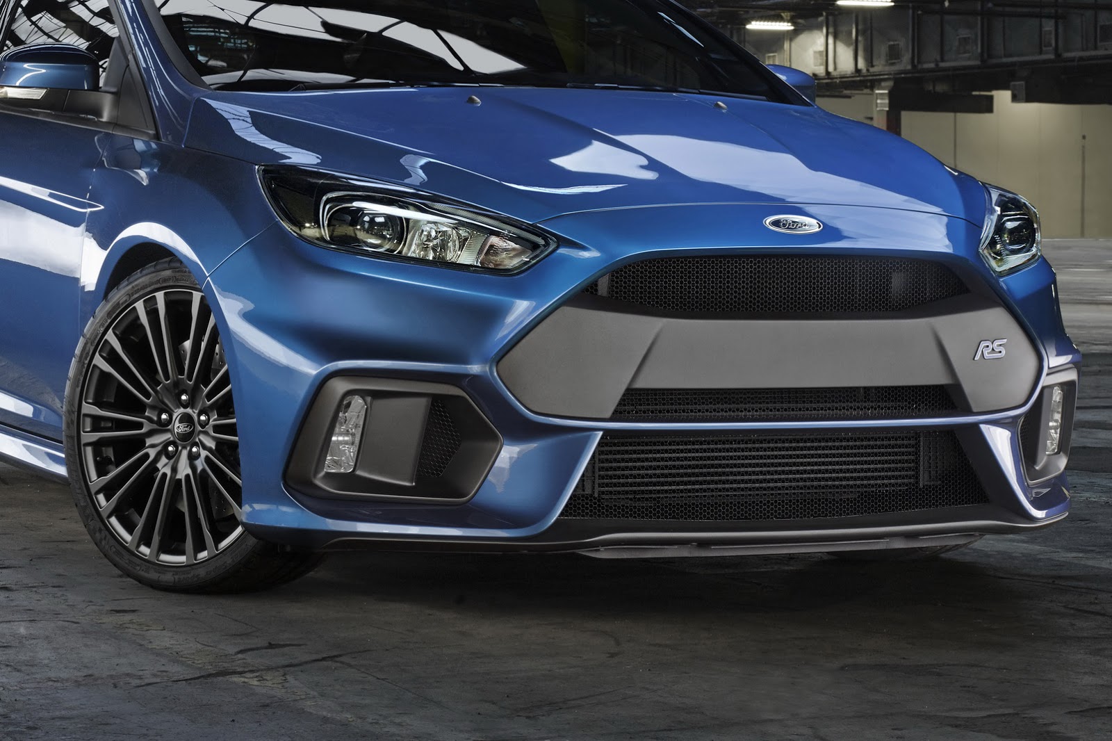 Ford Unleashes All-New, All-Wheel Driven Focus RS with Over 320PS ...