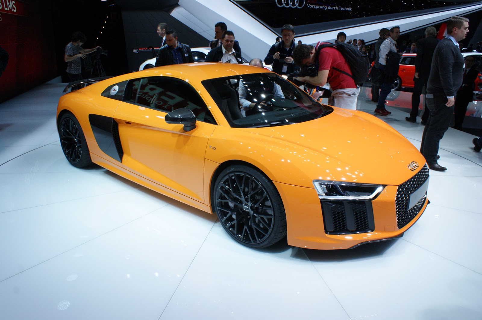 Audi’s New 2016 R8 Models in 110 Photos | Carscoops
