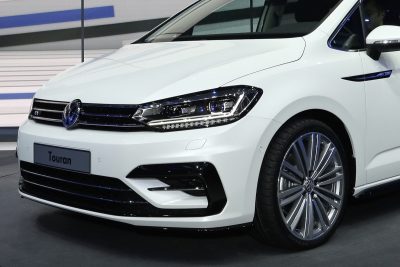 New VW Touran Looking Good In R Line Outfit | Carscoops
