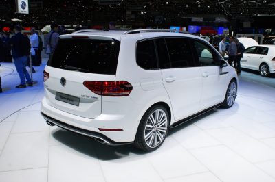 New VW Touran Looking Good In R Line Outfit | Carscoops