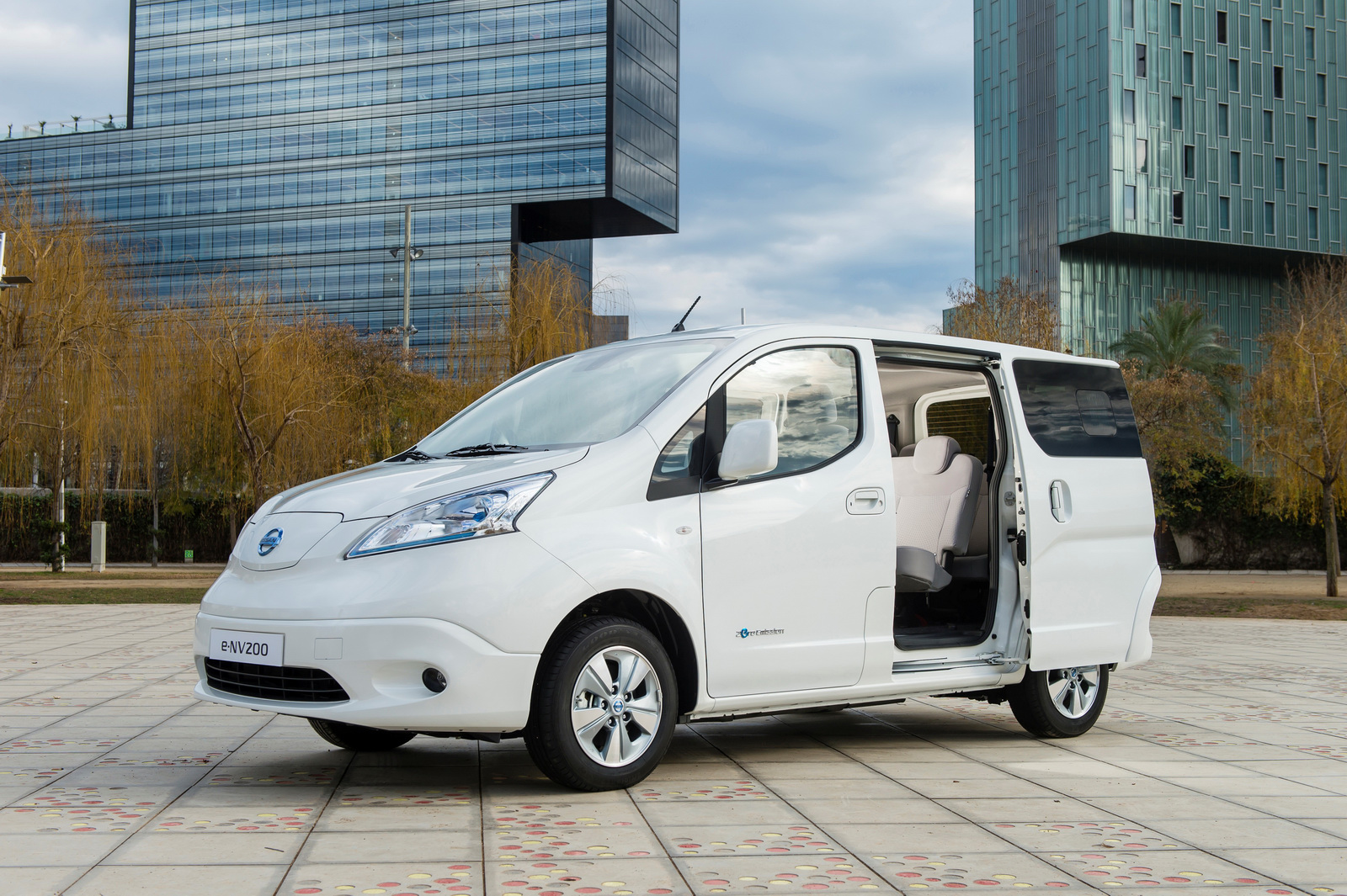 Nissan e-NV200 Gains Seven Seat Version At The Geneva Motor Show ...