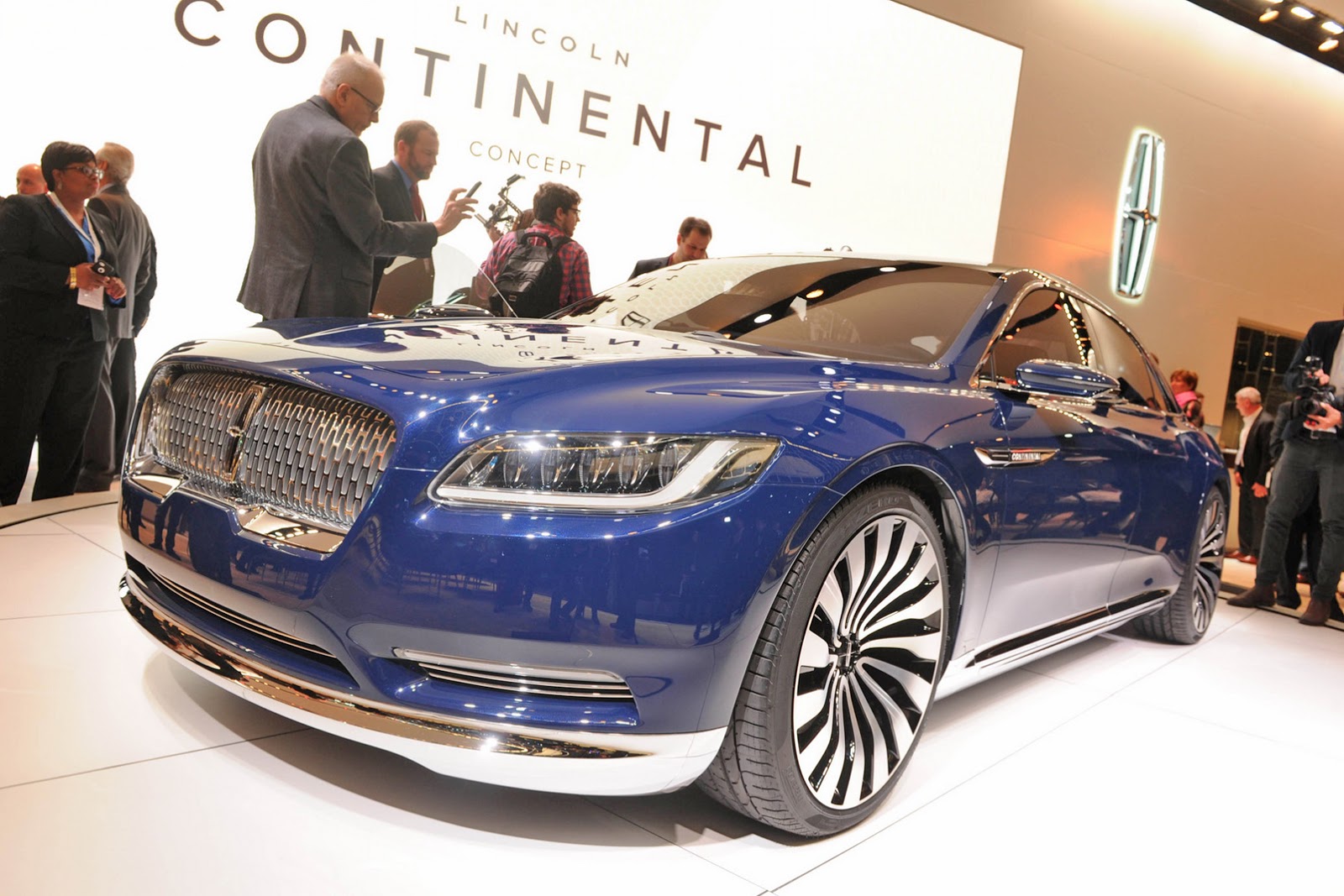 New York 2015 Lincoln Continental Concept Live Photos New Lincoln