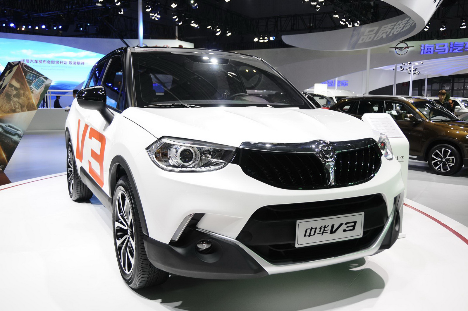 Brilliance V3 Is a New Compact SUV with a 150HP 1.5L Turbo Engine ...