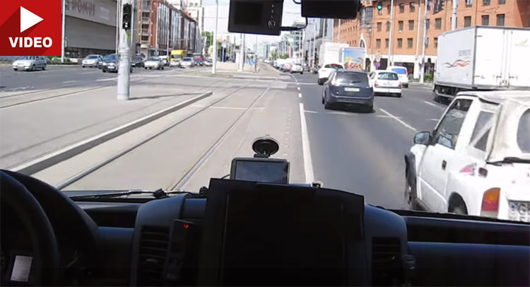 Crazy Hungarian Ambulance Ride Makes You Want To Change Job For 6 ...