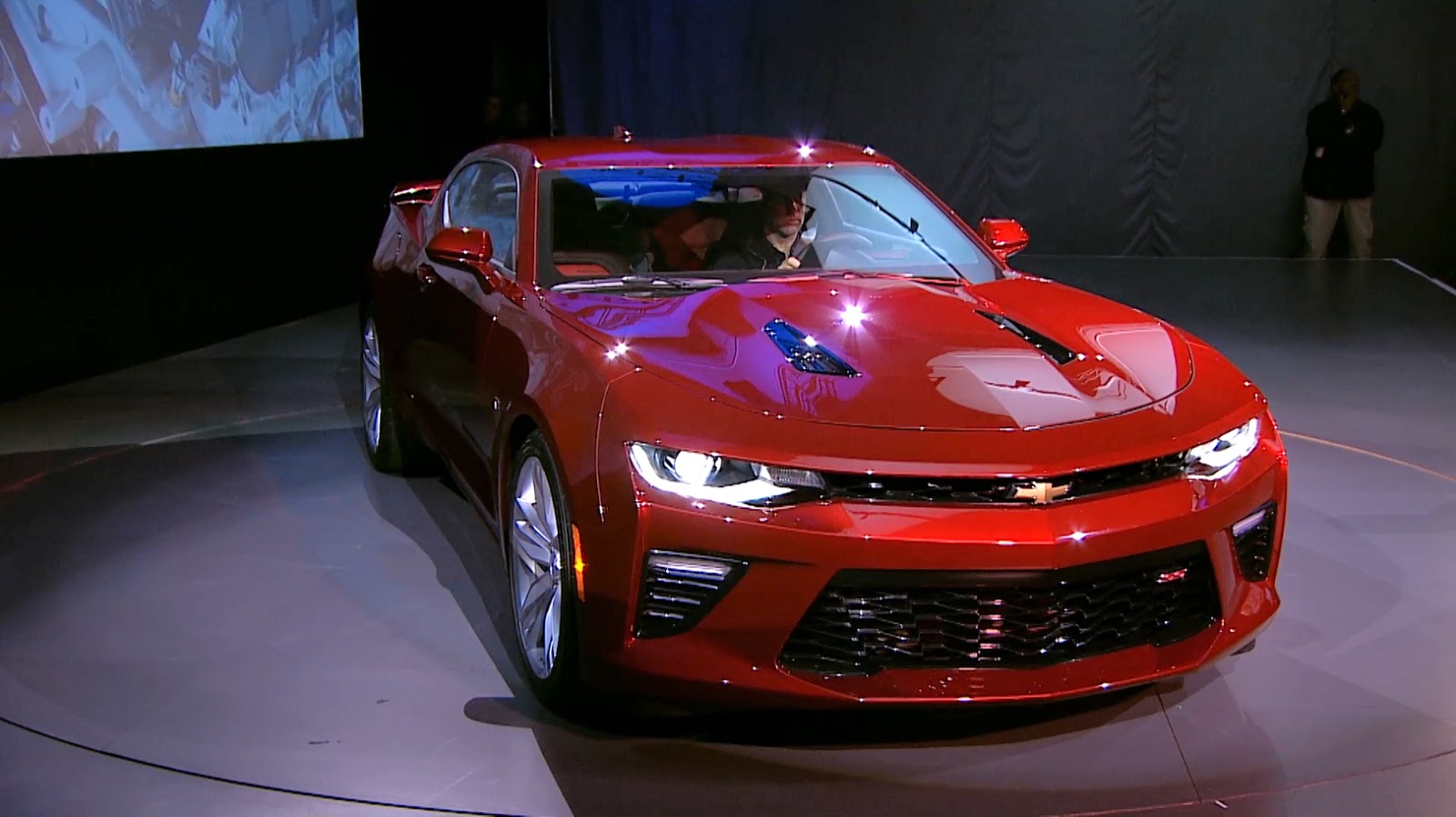 2016 Chevrolet Camaro Officially Unveiled, Now With 455HP V8, 2.0L ...