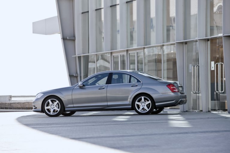 5 Reasons To Buy A W221 Mercedes-Benz S-Class | Carscoops