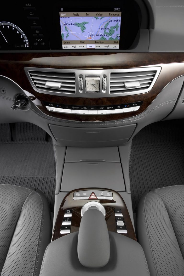 5 Reasons To Buy A W221 Mercedes-Benz S-Class | Carscoops