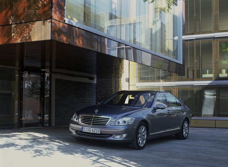 5 Reasons To Buy A W221 Mercedes-Benz S-Class | Carscoops