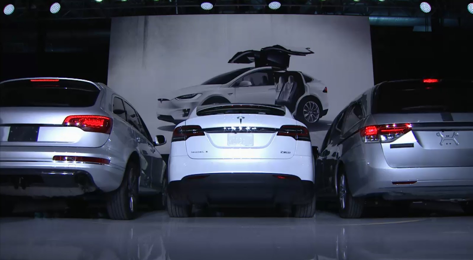 New Tesla Model X Can Fit 7, Tow A Trailer And Reach 60MPH As Fast As 3 ...