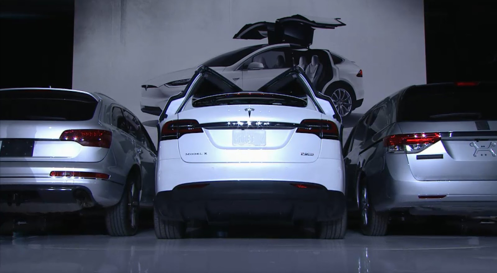New Tesla Model X Can Fit 7, Tow A Trailer And Reach 60MPH As Fast As 3 ...