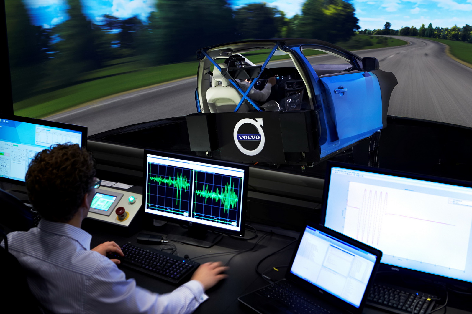 Volvo’s New Simulator Drives The Development Of Future Models [w/Video ...