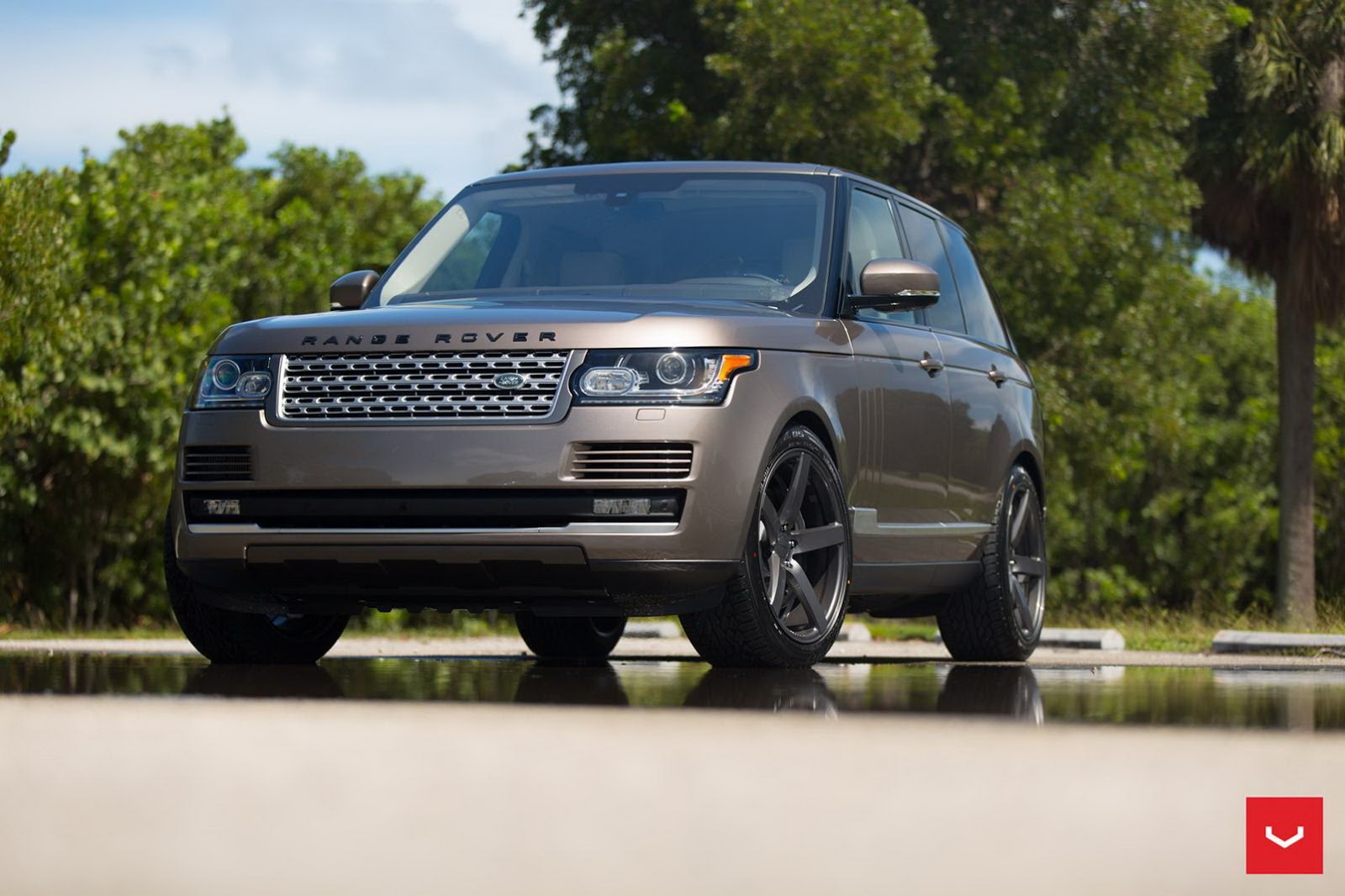 Range Rover HSE Ditches Stock 20″ Wheels For Custom 22s [w/Video ...