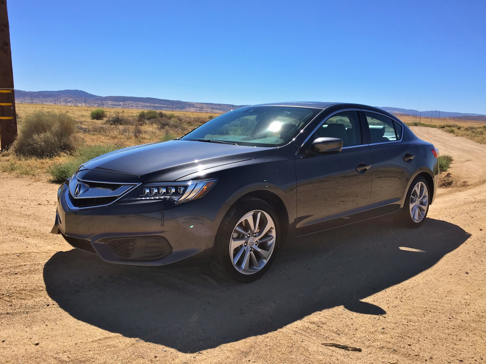 Review: The Acura ILX Swears It’s Trying To Be Something | Carscoops
