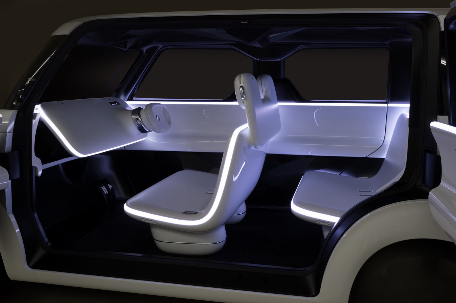 Nissan’s ‘Teatro For Dayz’ Concept Is A Mobile Device For The Digital ...
