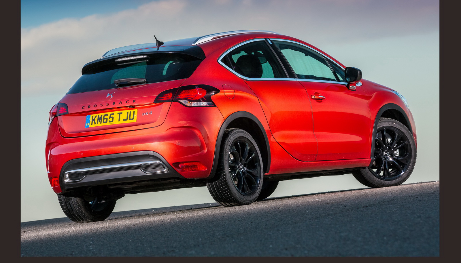 DS Automobiles Launches The DS 4 and DS 4 Crossback In The UK [48 ...