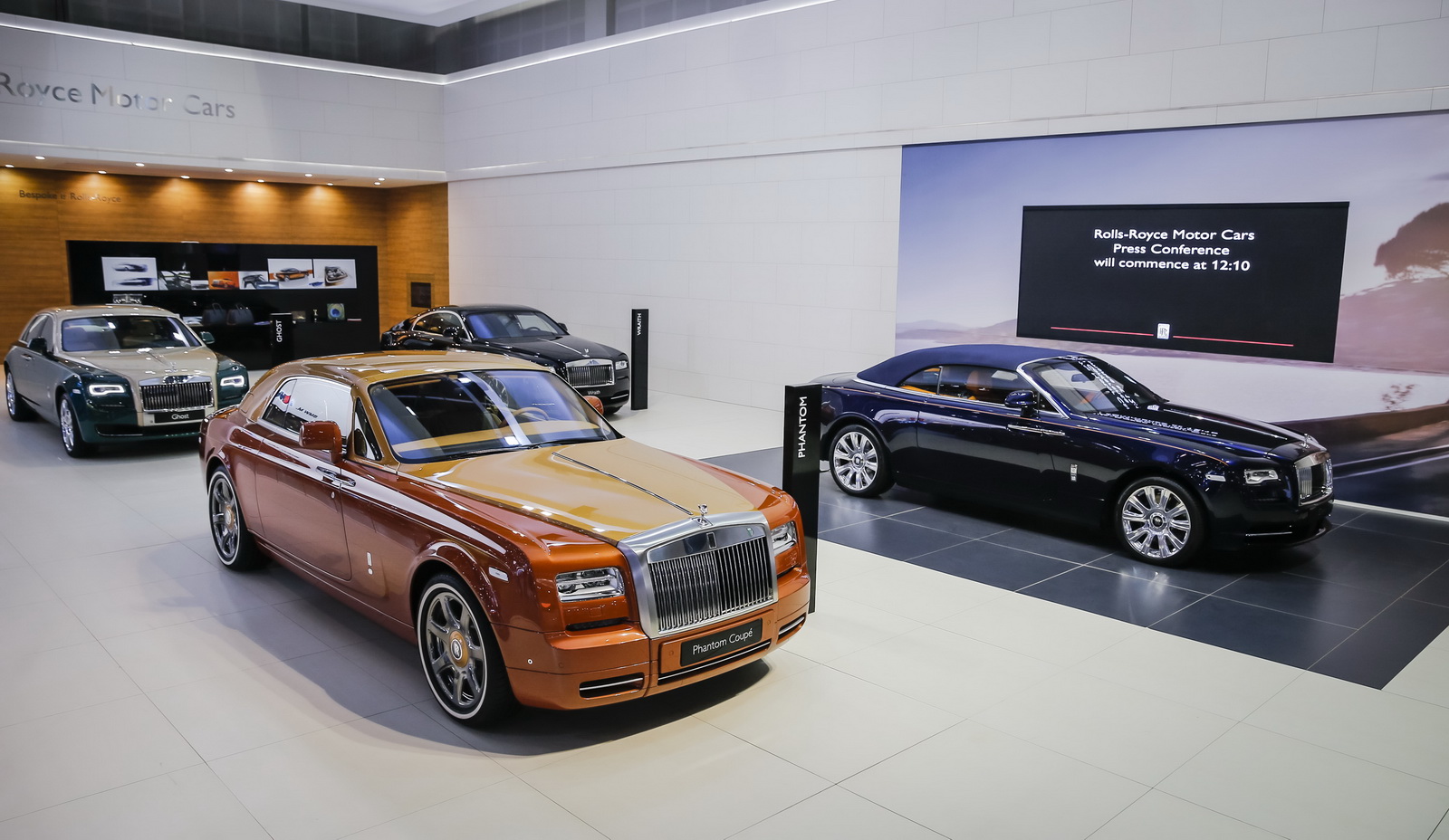 Rolls-Royce Brings Two New Special Editions To Dubai | Carscoops