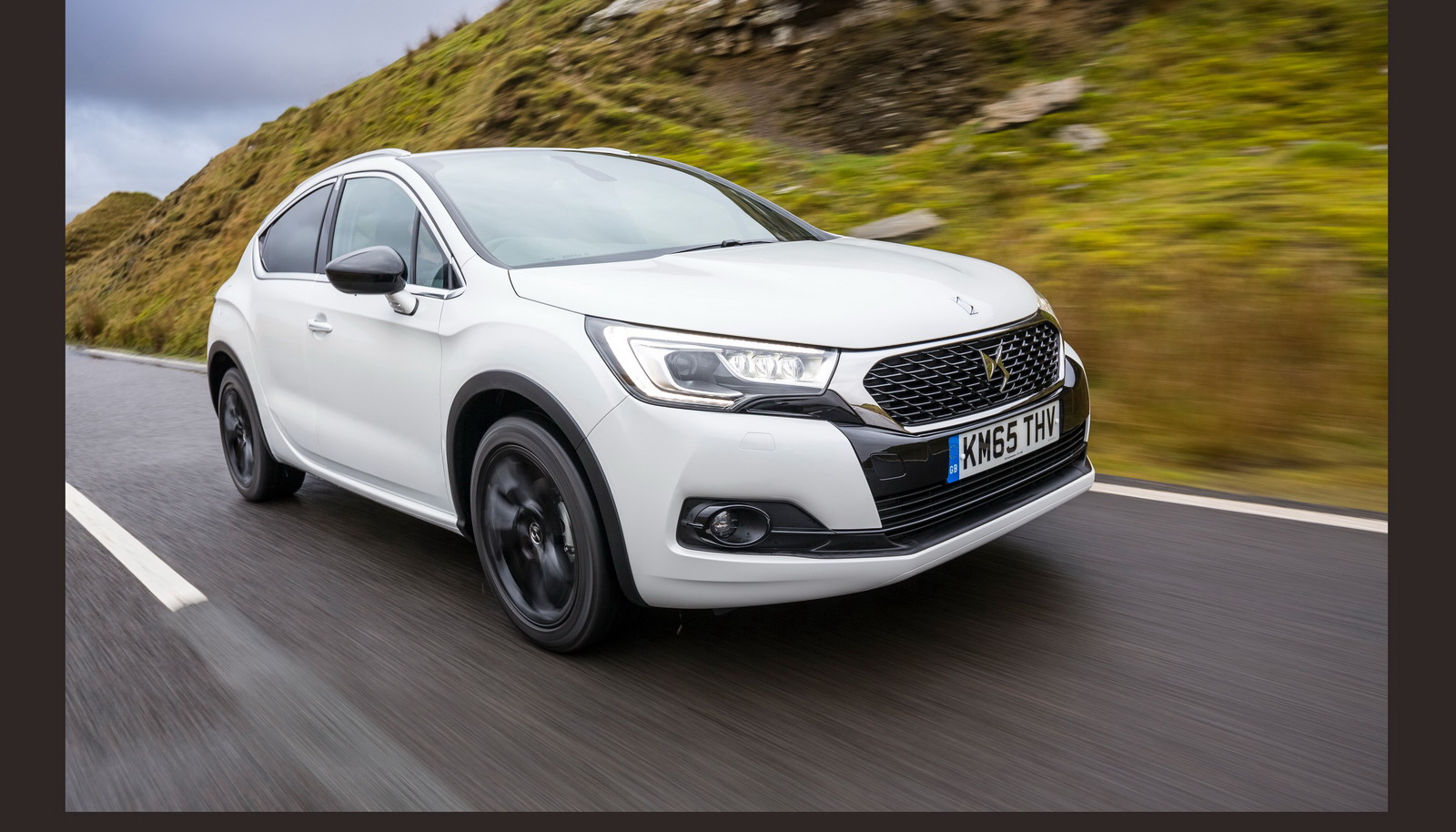 DS Automobiles Launches The DS 4 and DS 4 Crossback In The UK [48 ...