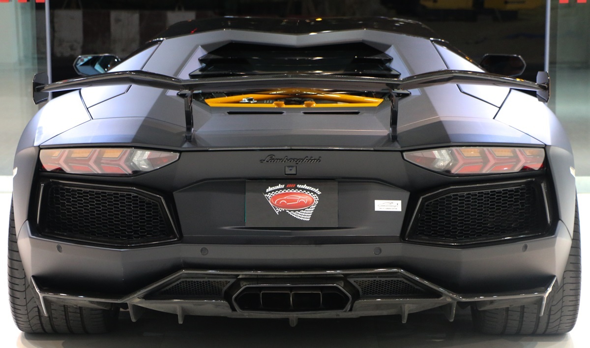 Oakley Design Lamborghini Aventador A "Money" Version Of The