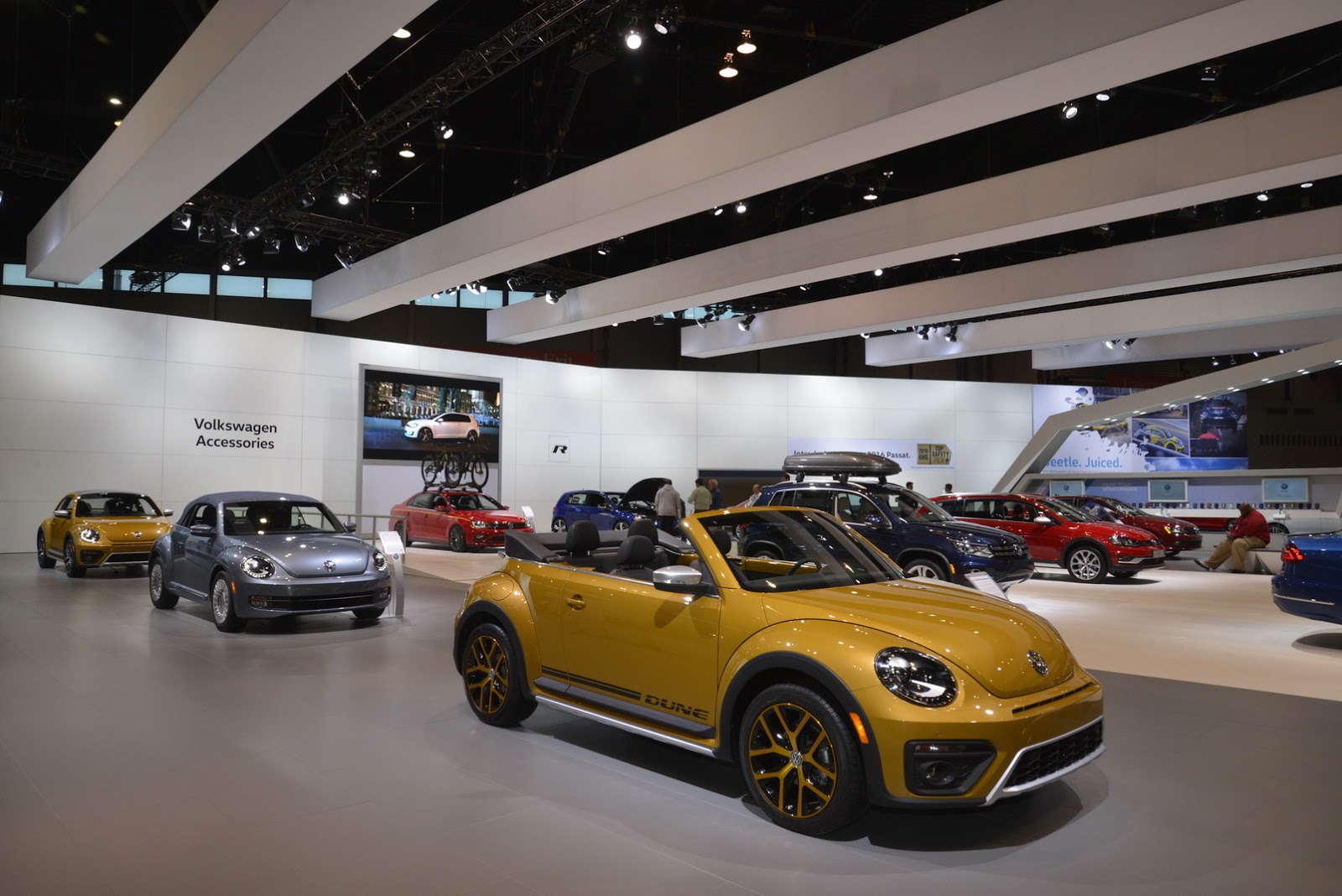 VW Brings Two Beetles To Chicago Auto Show | Carscoops