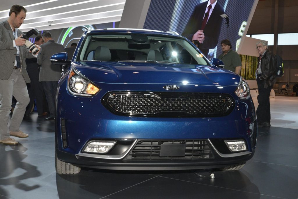Kia’s Niro Hybrid Utility Vehicle Brings Efficiency To Chicago | Carscoops