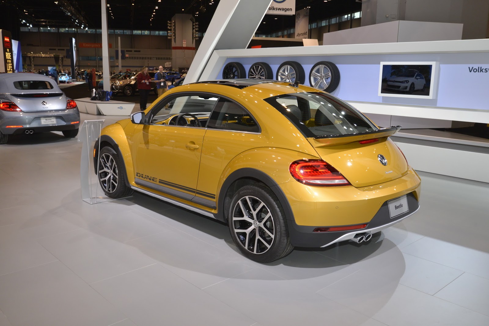 VW Brings Two Beetles To Chicago Auto Show | Carscoops