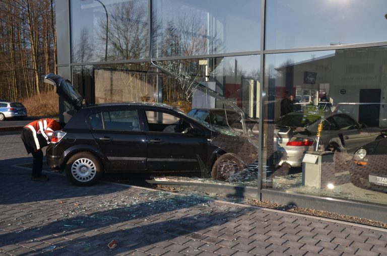 Man Crashes Opel Astra Into A Porsche Dealership | Carscoops