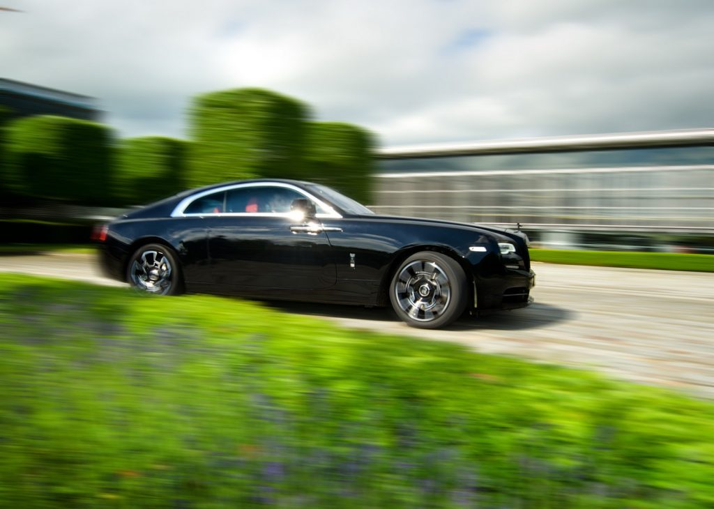 RR Brings Black Badge Edition Models To Goodwood | Carscoops