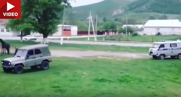 Going Off-Road Is One Way Of Escaping Russian Cops | Carscoops