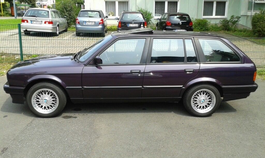 Beautiful But Underpowered BMW 316i Touring Design Edition In Daytona ...