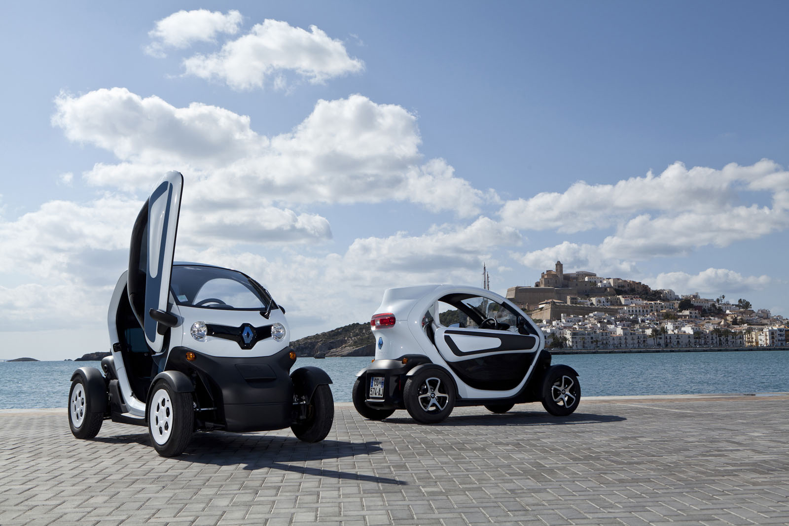 Renault Delivers Its 100,000th Electric Vehicle | Carscoops
