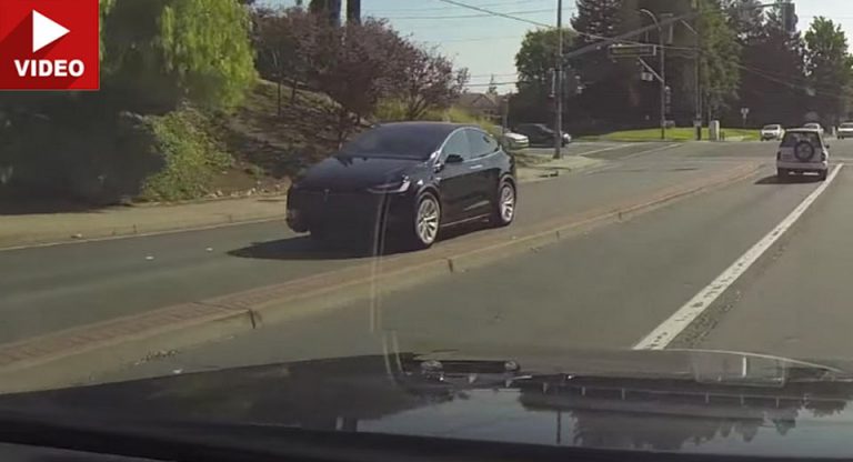 Tesla Model X Snaps Right-Front Wheel & Axle On Curb | Carscoops