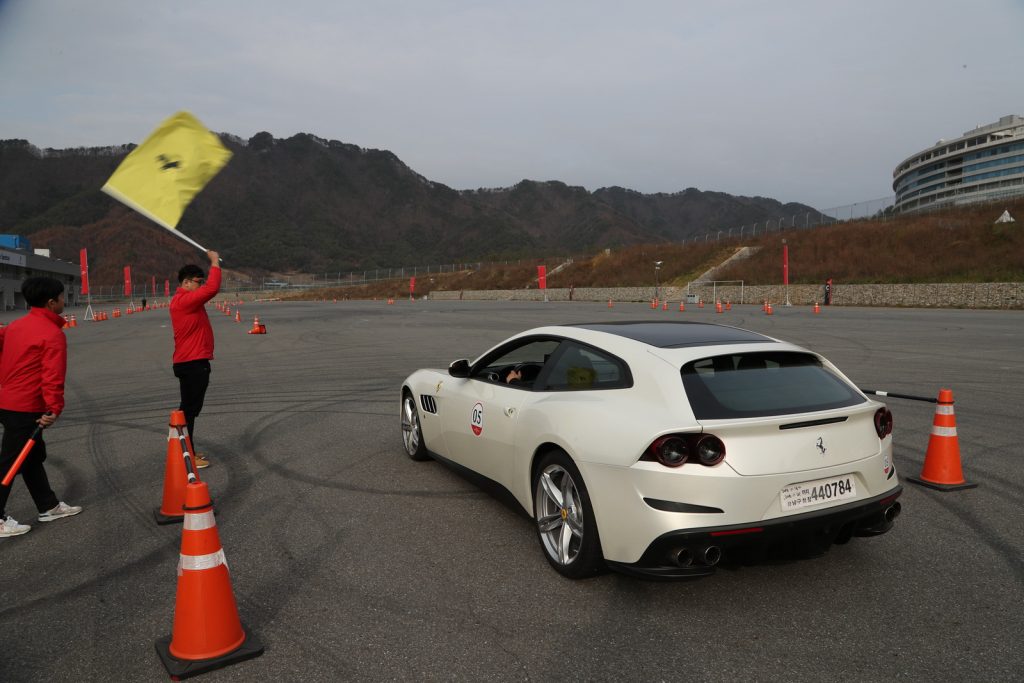 Ferrari’s Korea Winter Tour 2016 Makes For An Impressive Cavalcade ...