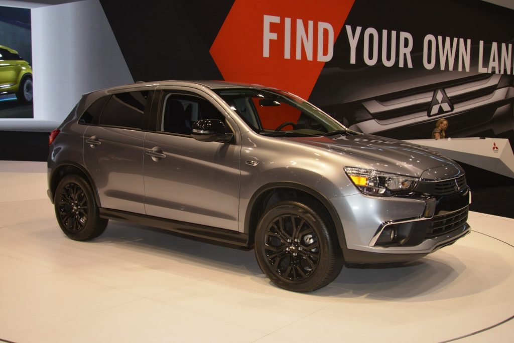 Mitsubishi Outlander Sport Limited Edition Debuts In Chicago, Priced ...