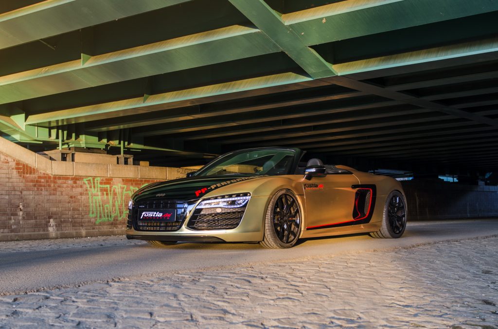 Audi R8 Spyder Gold