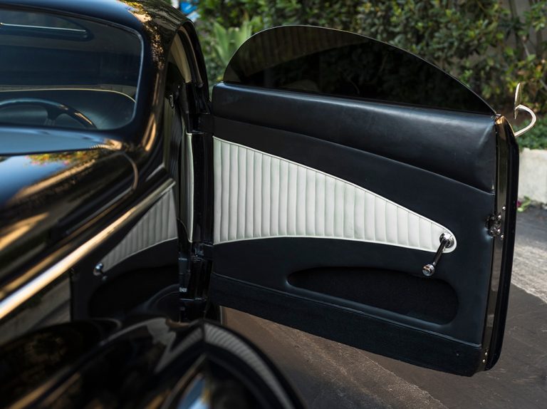 Highly-Modified Lincoln Zephyr Belongs To Gotham City | Carscoops