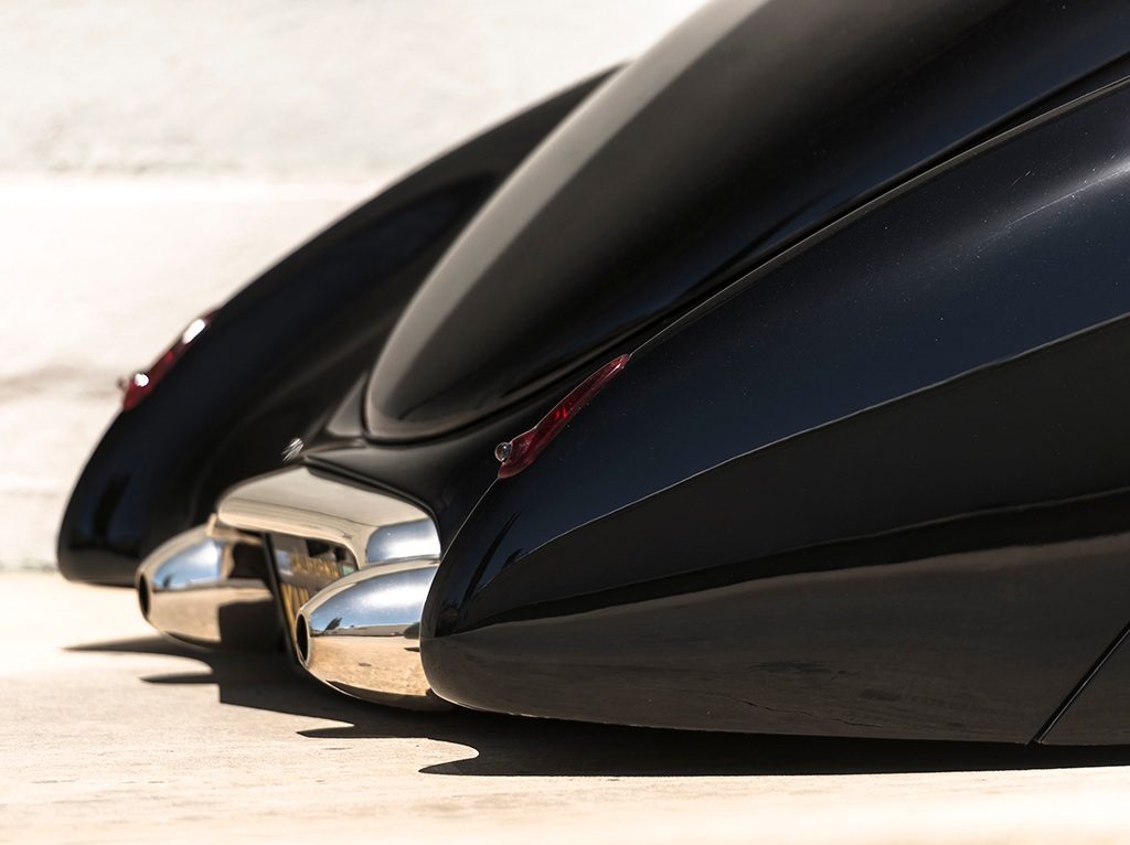 Highly-Modified Lincoln Zephyr Belongs To Gotham City | Carscoops