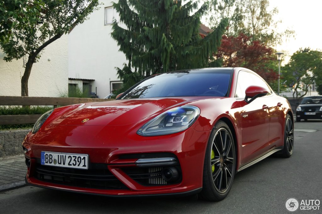 There’s No Way You Can Miss A Red Porsche Panamera Turbo S E-Hybrid ...