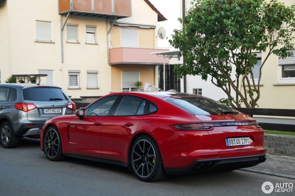 There’s No Way You Can Miss A Red Porsche Panamera Turbo S E-Hybrid ...
