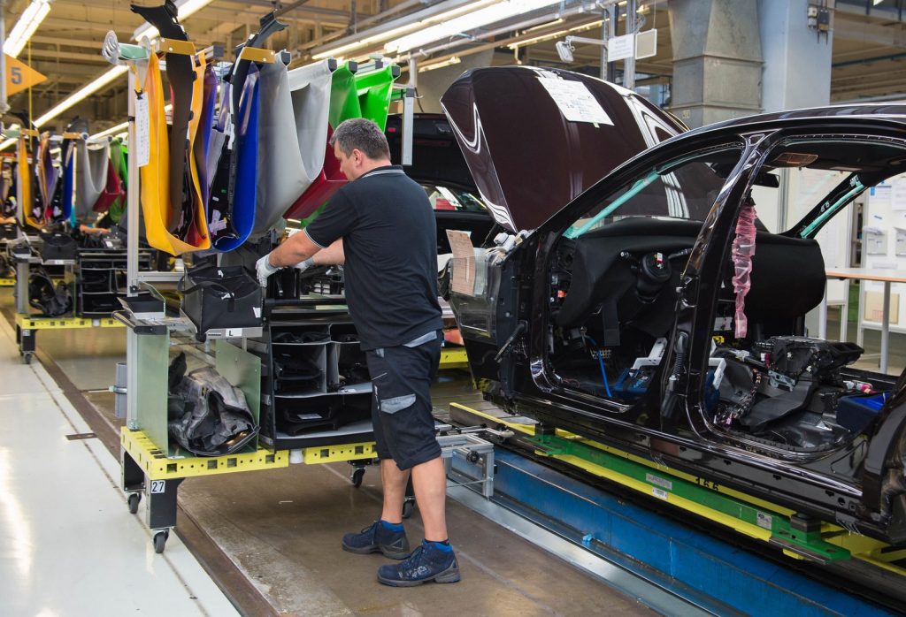 New Mercedes S-Class Drives Itself Off The Assembly Line | Carscoops