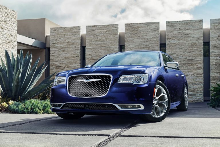 FCA Shakes Up The Chrysler 300 Line For 2018 | Carscoops