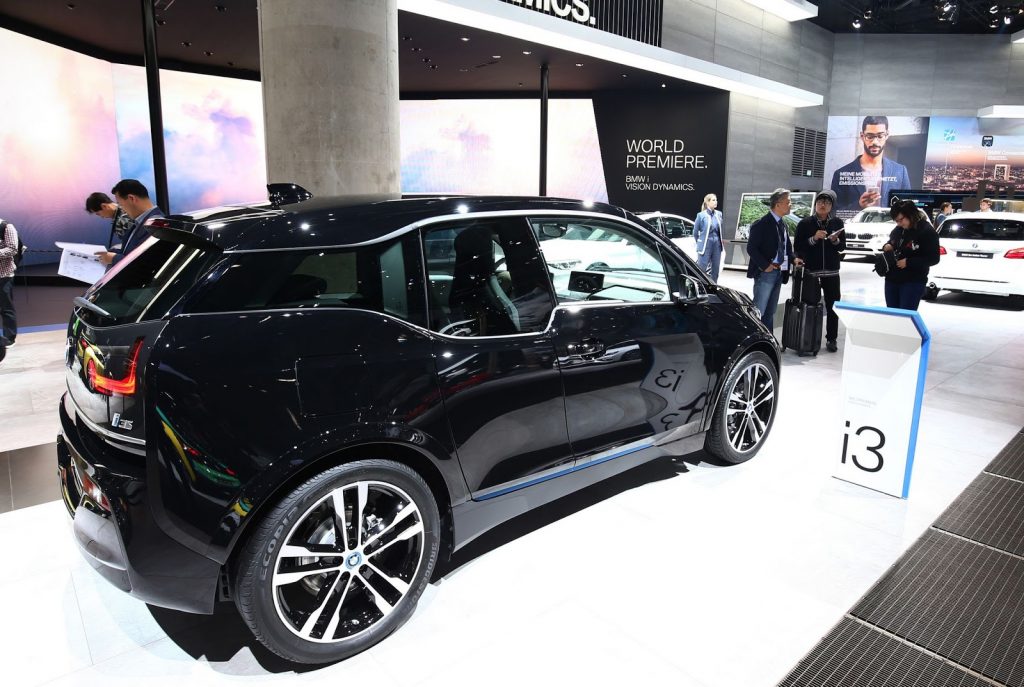 BMW i3S Flashes Its Minuscule Upgrades | Carscoops